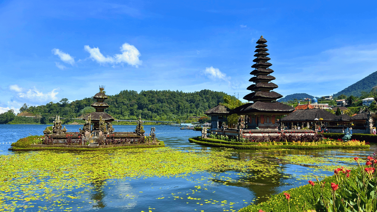 Ulun Danu Beratan Temple Travel Guide: Bali’s Sacred Floating Water ...